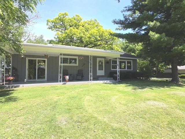 22326 W Terry Dr N, Lake Villa, IL 60046