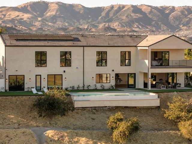 22328 S Summit Ridge Cir, Chatsworth, CA 91311