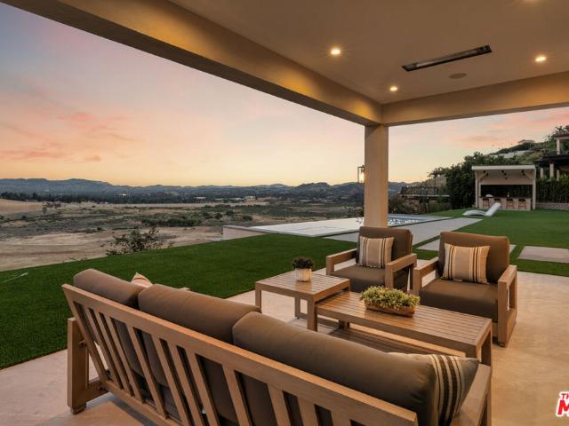 22328 S Summit Ridge Circle