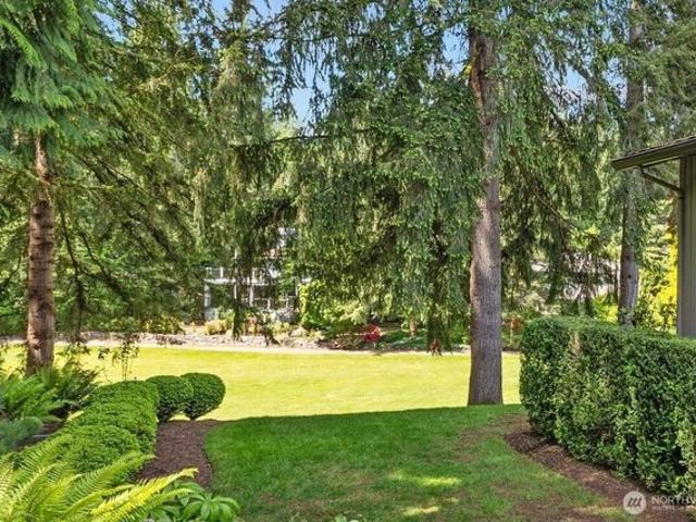 22329 NE 28th St, Sammamish, WA 98074