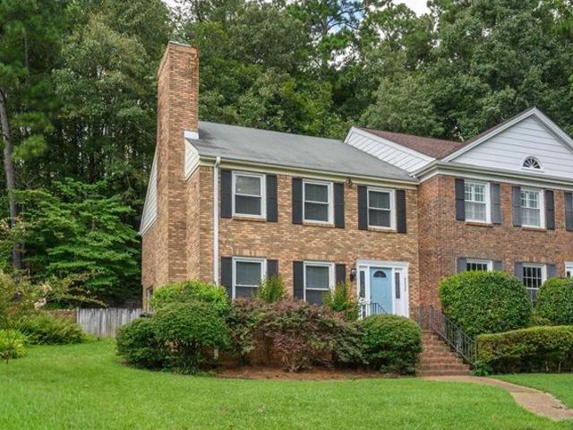 2232 Montreat Dr, Vestavia Hills, AL 35216