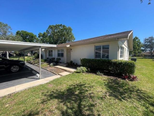 2232 Grenadier Dr #25, Sun City Center, FL 33573