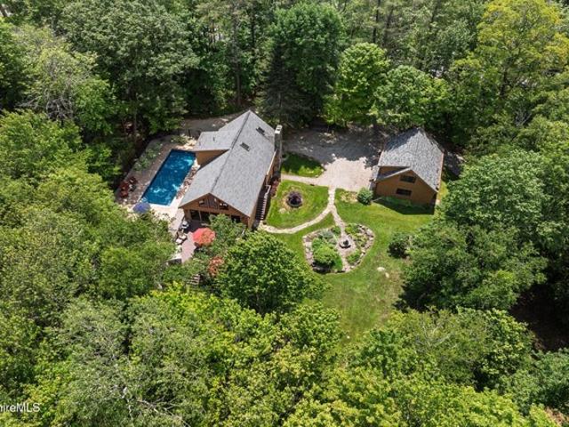 2232 Jacobs Ladder Rd, Becket, MA 01223