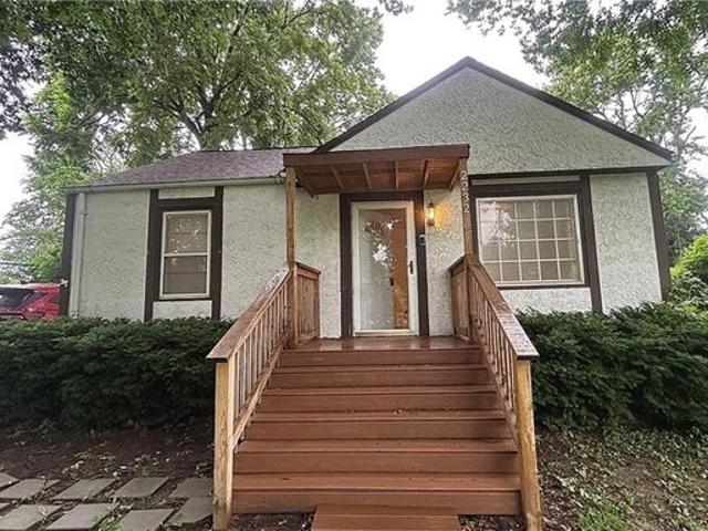 2232 S 13th Ter, Kansas City, KS 66103