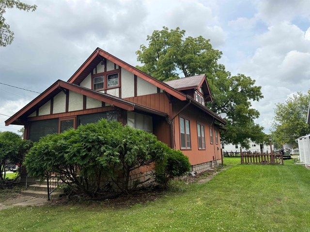 2232 W 3rd St, Waterloo, IA 50701