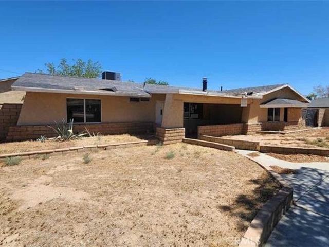 22330 Miramot Rd, Apple Valley, CA 92308