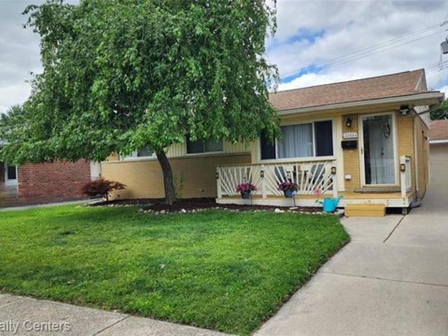 22334 Mary St, Taylor, MI 48180