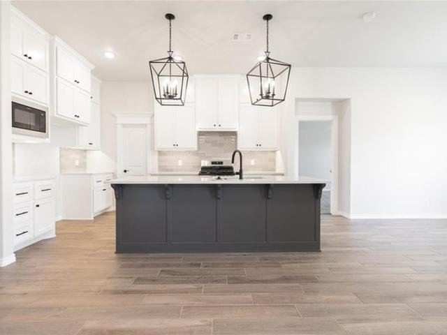 2233 NW 170th St, Edmond, OK 73012