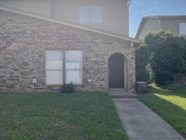 2233 Chase Ct, Dalworthington Gardens, TX 76013