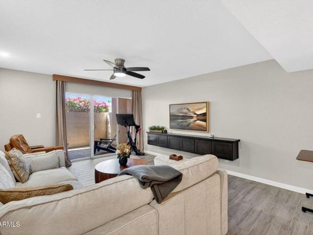 2233 E Highland Ave Unit 134, Phoenix, AZ 85016