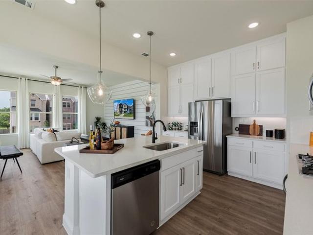 2233 Fort Bliss St, Mesquite, TX 75149