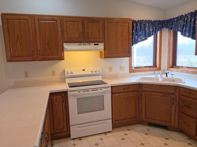 2233 Knuell St
