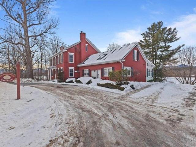 2233 Pucker St, Stowe, VT 05672