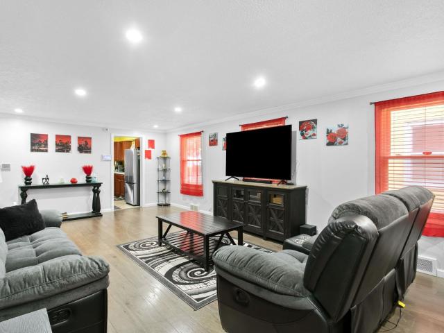 2233 Parkview Place