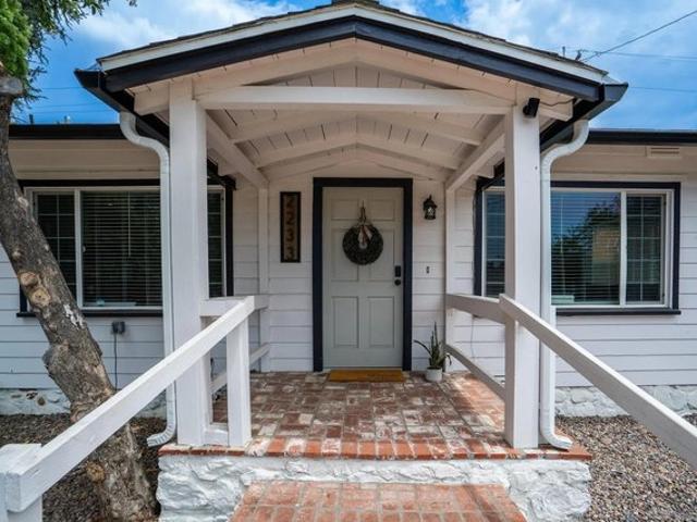 2233 35 W Victoria, Alpine, CA 91901