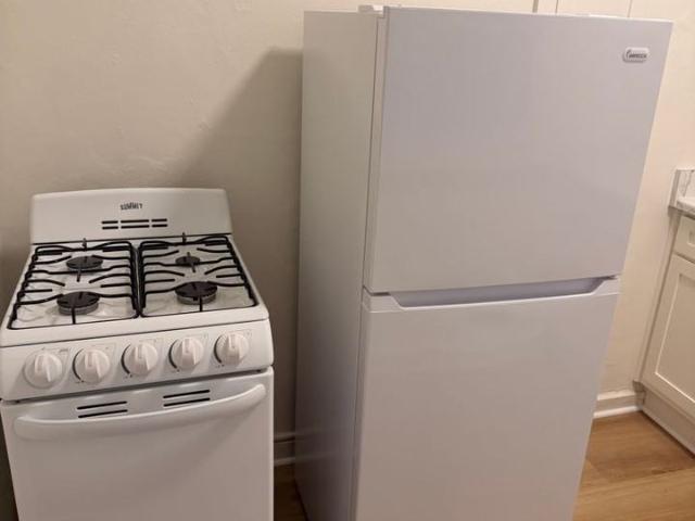 223 1724 N EDGEMONT ST Studio Apartment for Rent at 1724 N Edgemont St, Los Angeles, CA 90027 Greater Griffith Park