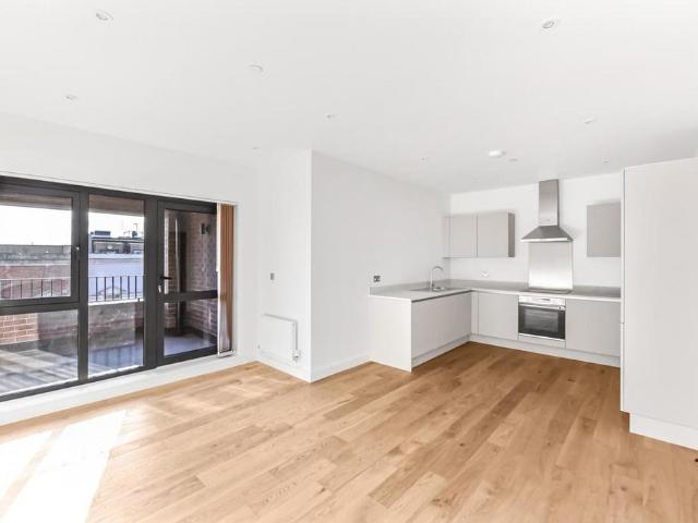 223 229 Rye Lane, Peckham 2 bed flat to rent £2,300 pcm £531 pw