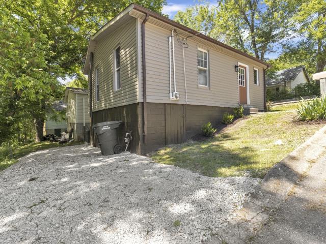 223 4th Ave E
