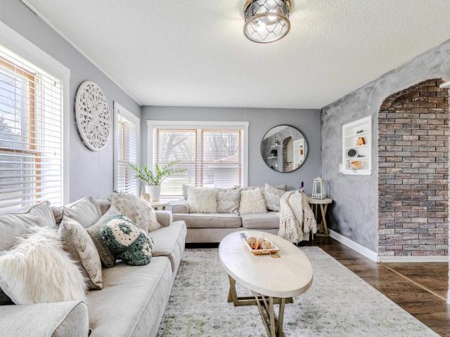 223 8th St SE
