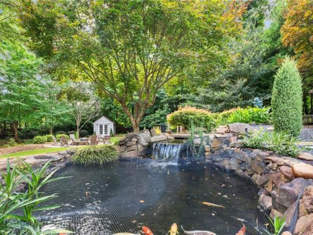 223 Cathy Ann Lane NW