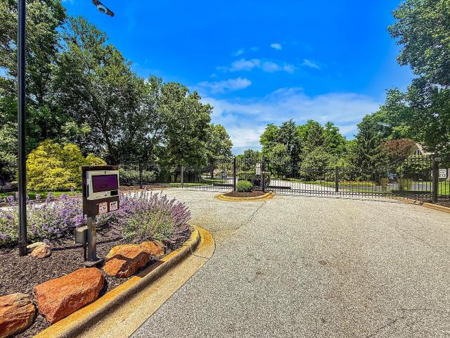 223 Crabapple Lane
