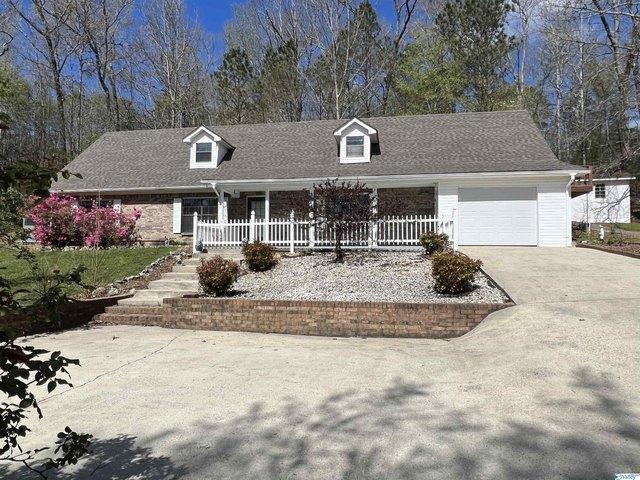 223 Arby Dr, Hamilton, AL 35570