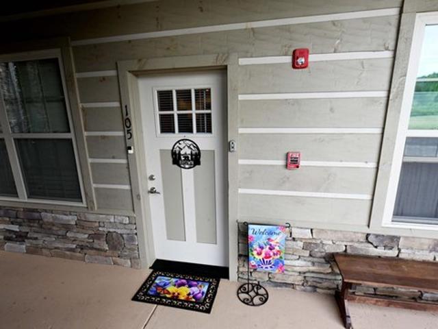 223 Bishops Cap Cir Unit 105, Townsend, TN 37882