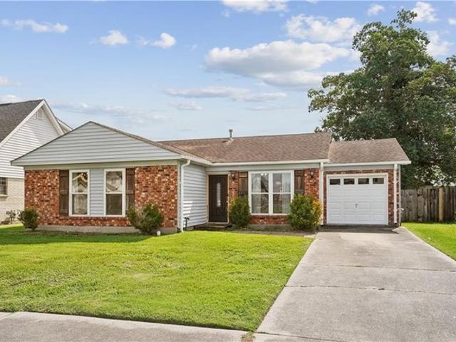 223 Brett Dr, Gretna, LA 70056