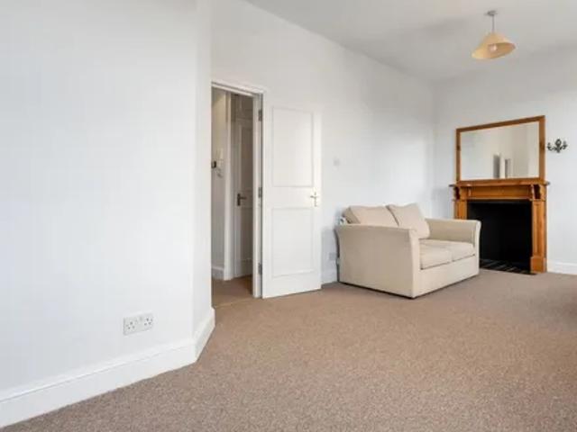 223 Goldhawk Road, London, W12 8ER, United Kingdom | 1 bed apartment for rent #168088917 | Rentberry