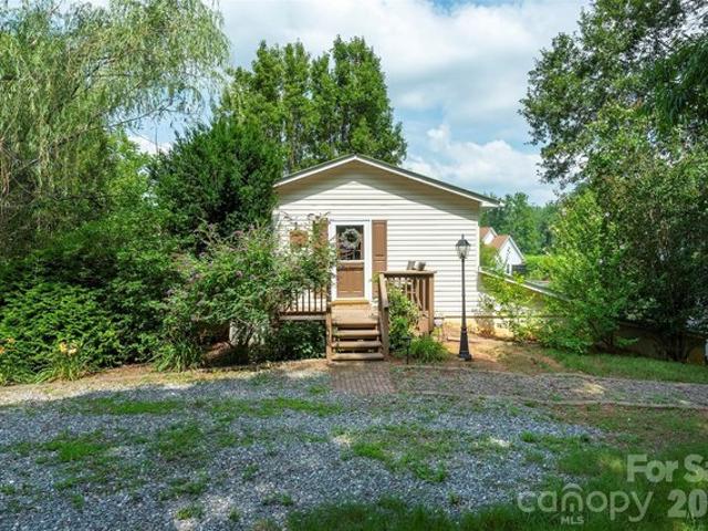 223 Davidson Rd, Swannanoa, NC 28778