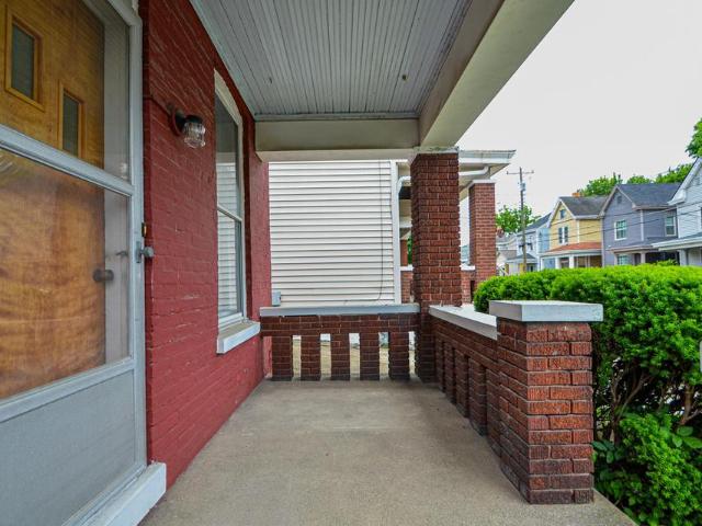 223 E 18th Street