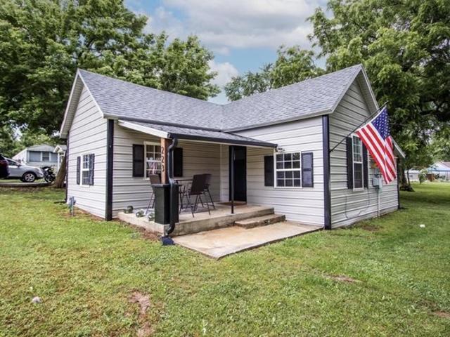 223 E Cleveland Ave, Walnut Grove, MO 65770