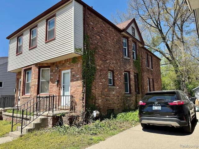 223 E Oakridge Street # 4