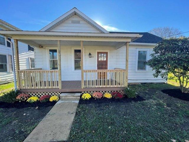 223 Emlenton St, Saint Petersburg, PA 16054