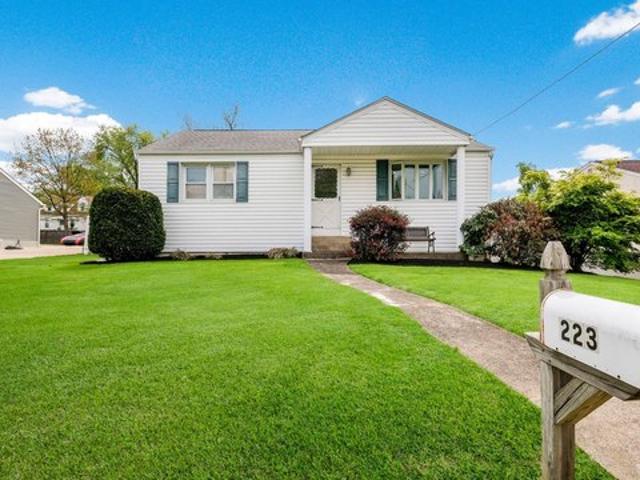 223 Fitzwatertown Rd, Willow Grove, PA 19090