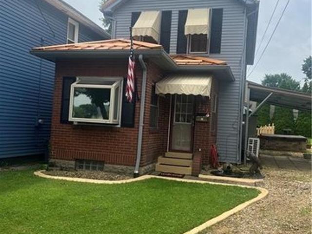 223 Hoeveler St, Springdale, PA 15144