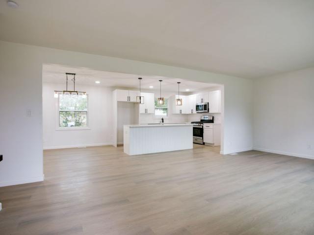 223 Hampton Rd, Columbia, TN