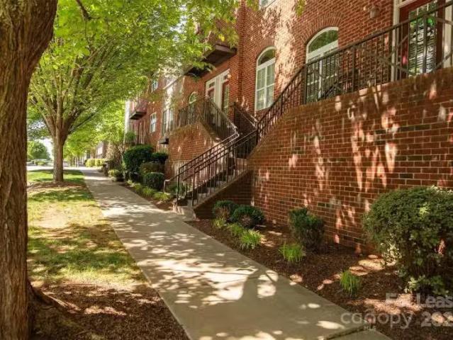 223 Harbour Place Drive, Davidson, NC 28036