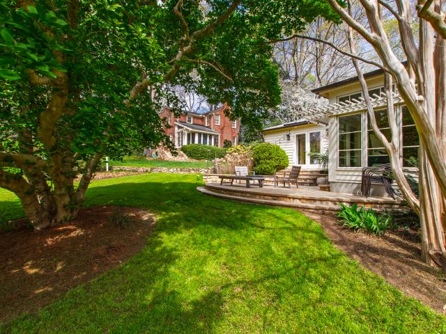 223 Hillcrest Cir, Chapel Hill, NC 27514 | MLS #10158