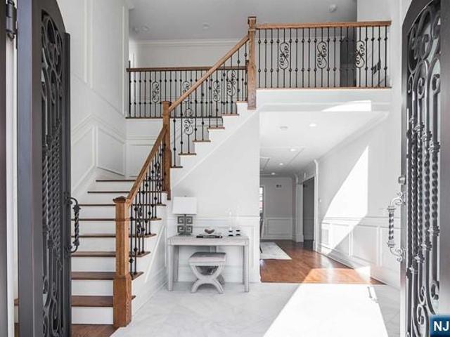 223 Hillcrest Drive