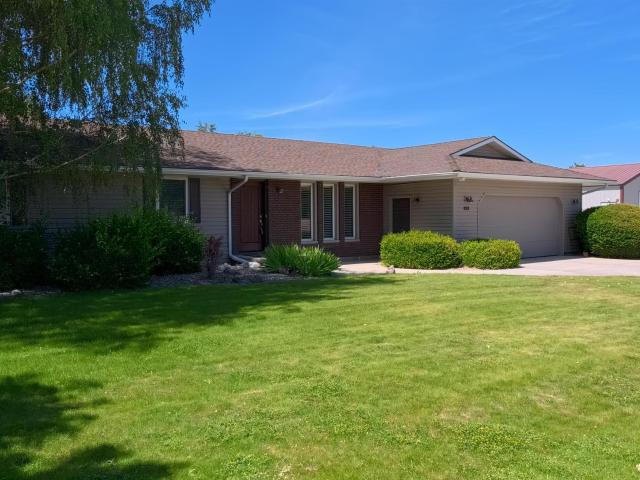 223 Hillcrest Rd