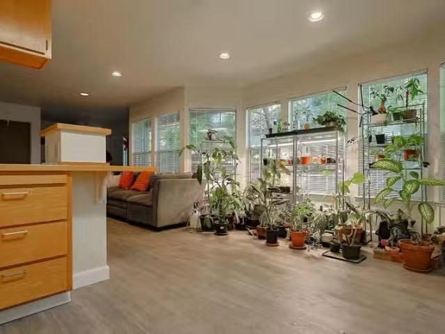 223 J St, Davis, CA 95616