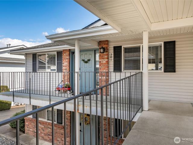 223 Judson St. Aly # 201