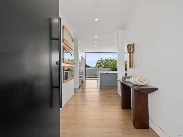 223 Ocean St, Solana Beach, CA 92075 | MLS #260009
