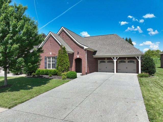 223 Meandering Dr, Lebanon, TN 37090