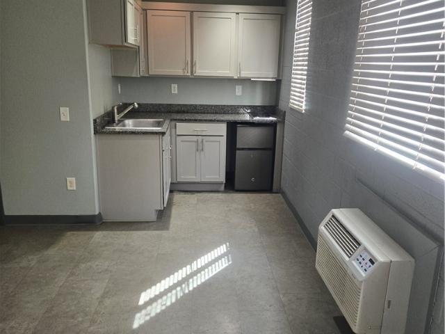 223 N 9th Street 111