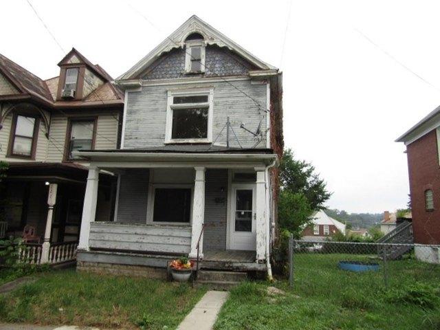 223 N 2nd St, Jeannette, PA 15644