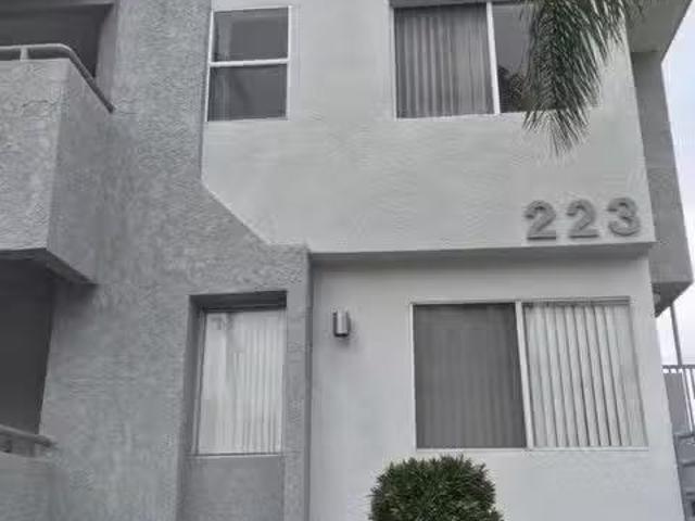 223 N Buena Vista St #103, Burbank, CA 91505