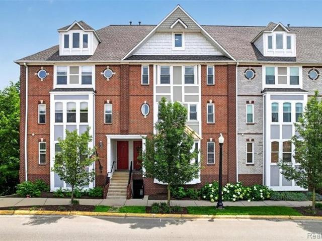 223 N Michigan Ave, Howell, MI 48843