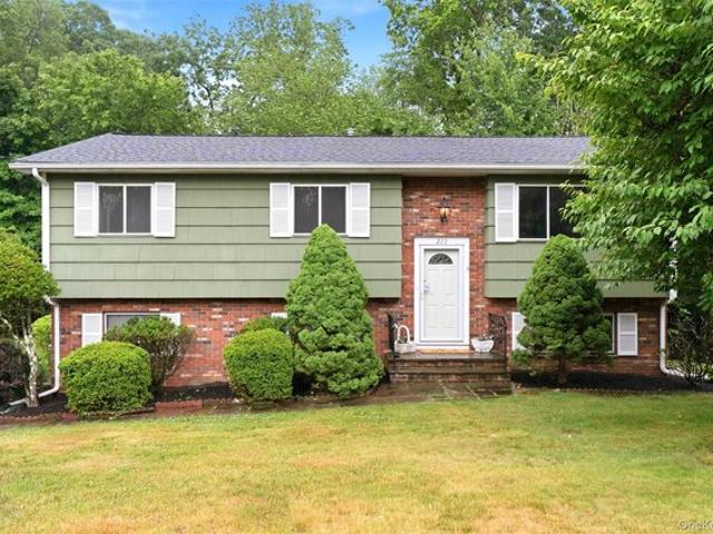 223 Newport Ave, Tappan, NY 10983